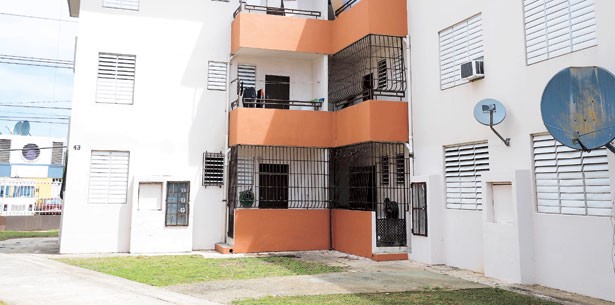 Revolú en residecial Luis Llorens Torres por detonaciones en sepelio